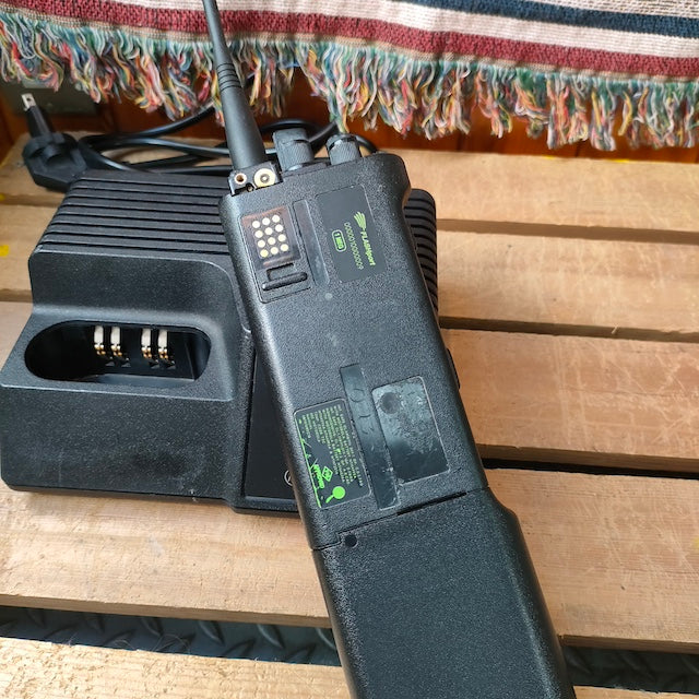 【店頭販売のみ】US（米軍放出品）MOTOROLA ASTRO SABER 1 [無線機充電器セット] – キャプテントム